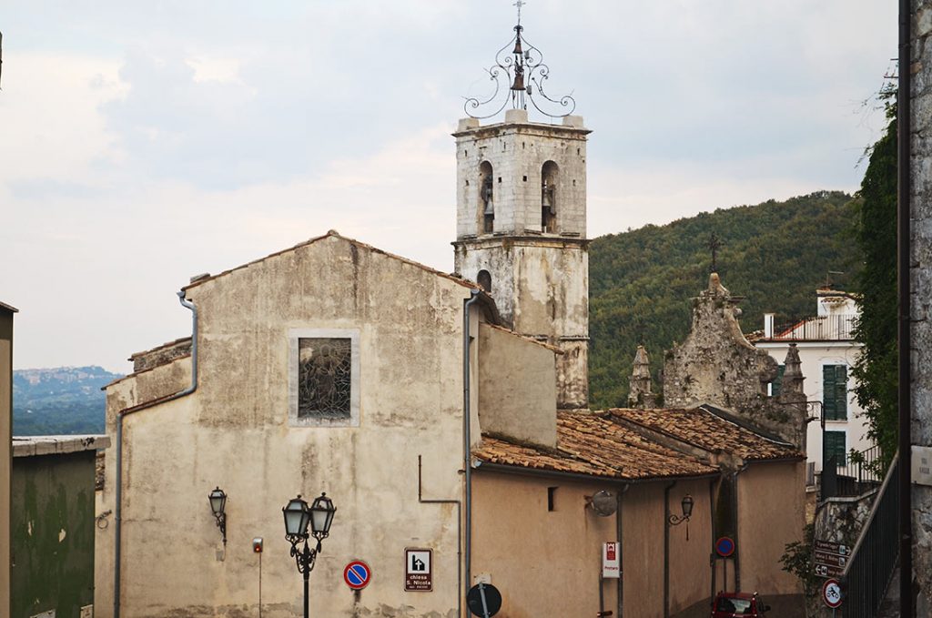 Преторо: уютный итальянский городок, расположенный прямо на склоне горы ...